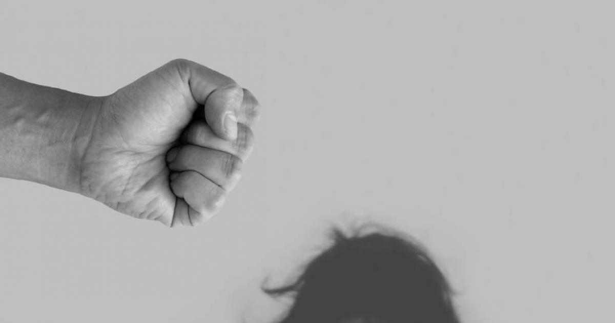 Σοκ στην Ηλεία: Στο χειρουργείο 13χρονο κορίτσι από τα χτυπήματα του ...