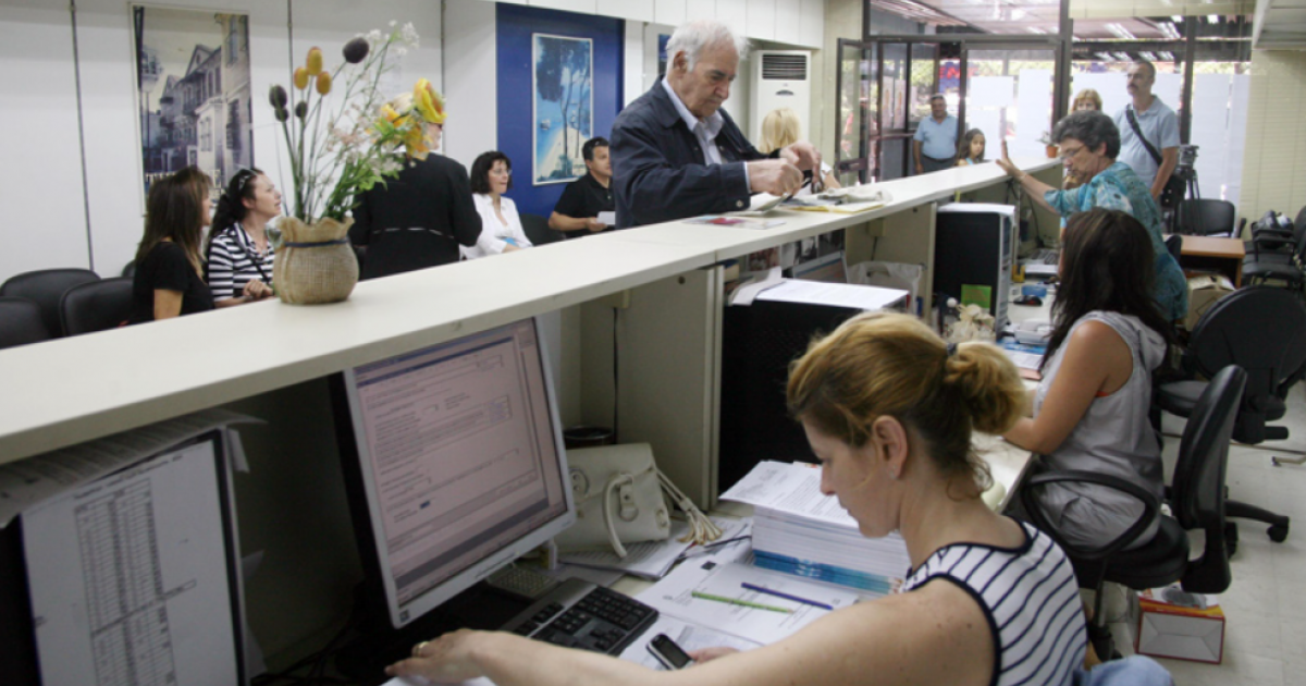 Δημόσιοι υπάλληλοι: Ποια άδεια αλλάζει στους γονείς (ΦΕΚ) | Proson