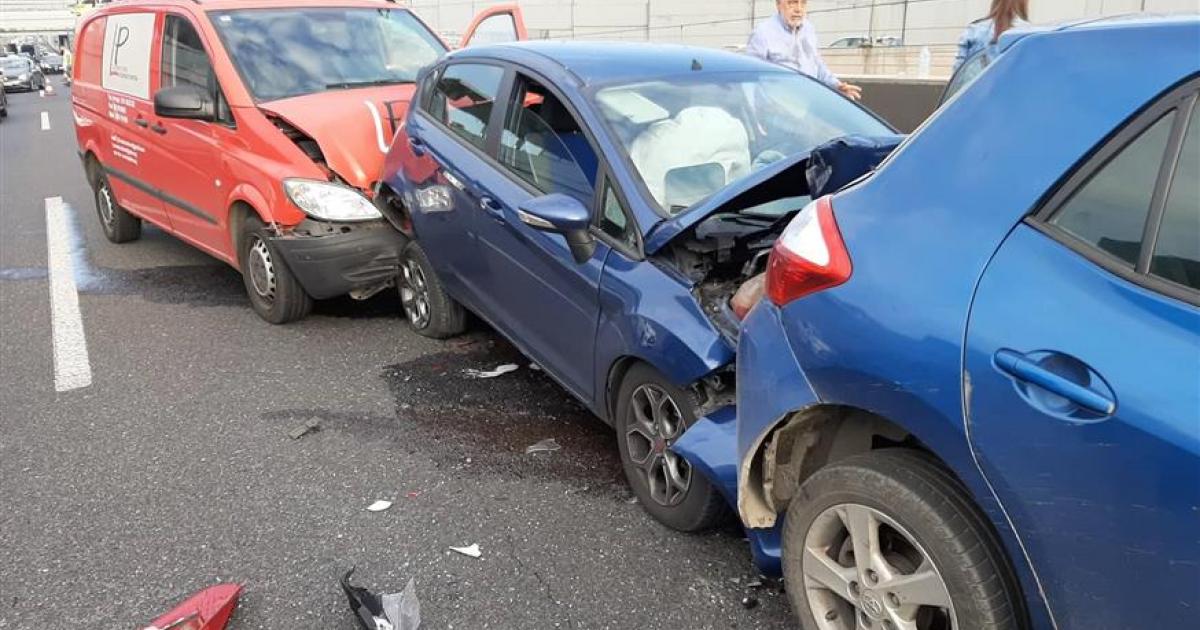 Χάος στον Κηφισό λόγω καραμπόλας στο ύψος της Νέας Φιλαδέλφειας | Proson