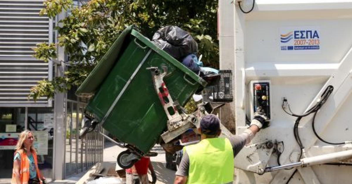 Εργατικό ατύχημα στη Θεσσαλονίκη: Υπάλληλος έπεσε από απορριματοφόρο ...