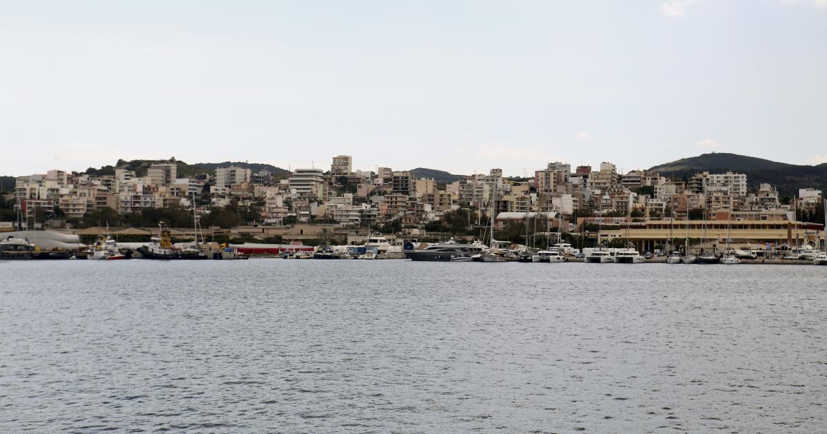 Λαύριο: Κρουαζιερόπλοιο προσέκρουσε στο λιμάνι - Προκλήθηκαν μικρές ζημιές | Proson