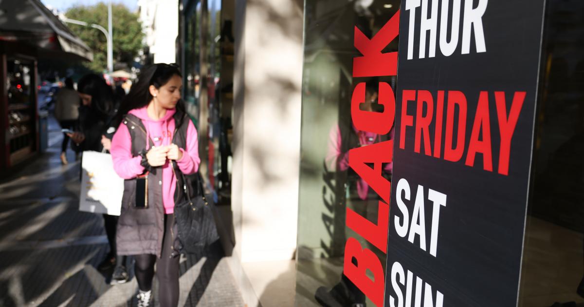 «Έρχεται» η Black Friday - Οι Κυριακές που θα είναι ανοιχτά τα καταστήματα | Proson