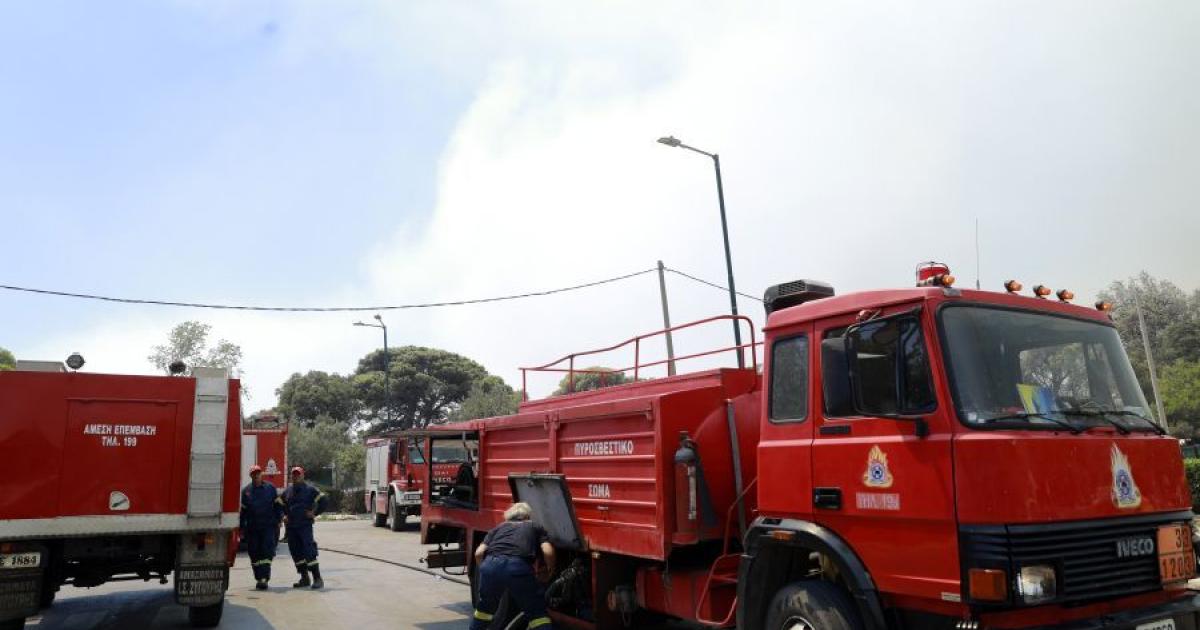 Φωτιά στον Πειραιά: Ήχησε το 112 - Αλλαγές στη Γραμμή 1 του μετρό | Proson