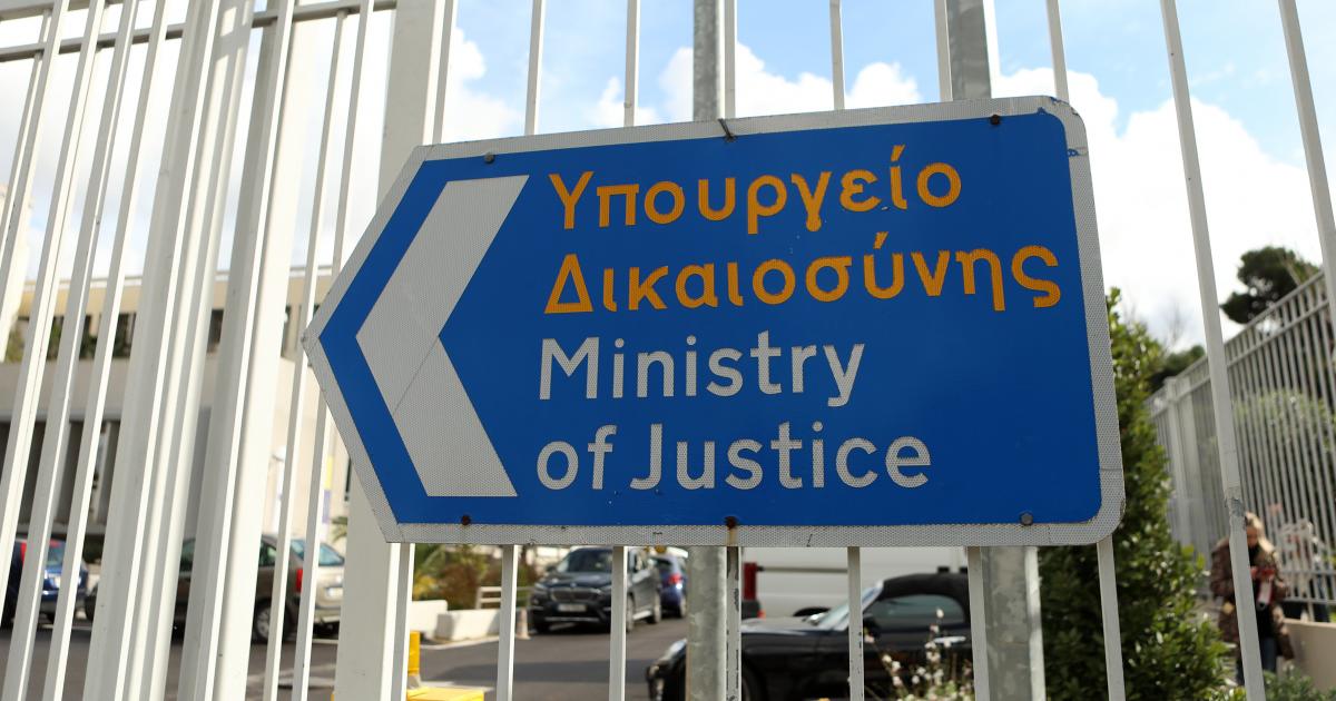 Κληρονομιές: Τέλος στις ιδιόχειρες διαθήκες - Οι 6 αλλαγές που έρχονται | Proson