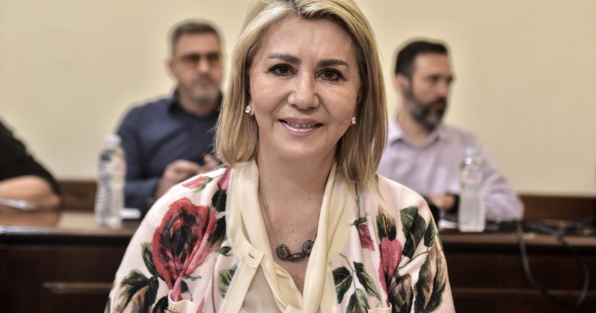 Μακρή: Στόχος +10.000 διορισμοί εκπαιδευτικών το 2025 | Proson