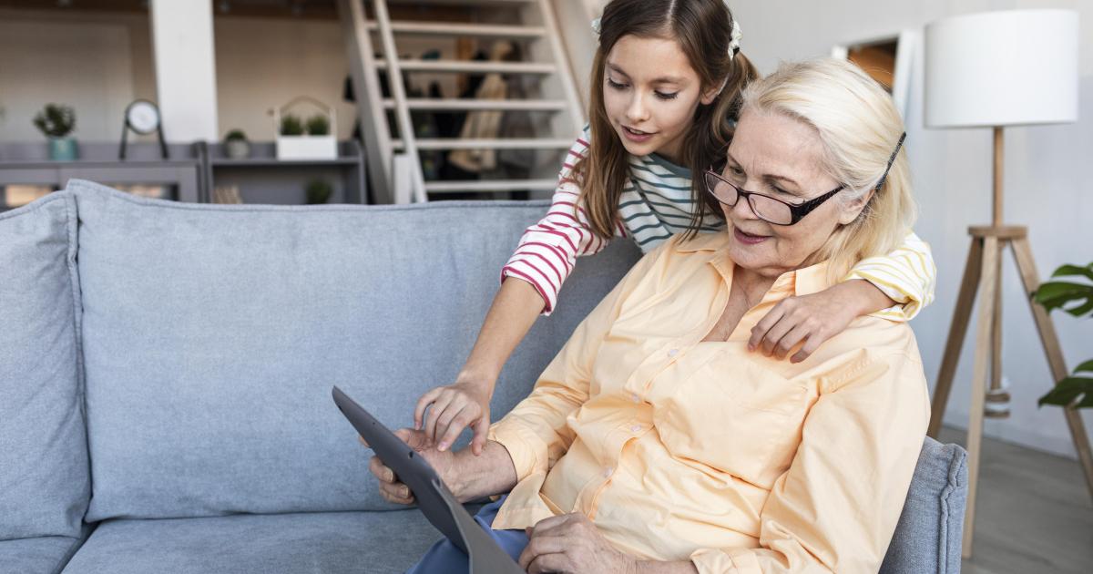 «Νταντάδες της Γειτονιάς» σε όλη την Ελλάδα: Πώς θα πάρετε 500 ευρώ | Proson