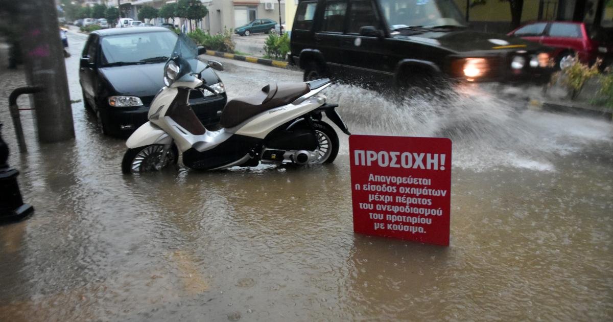 Κακοκαιρία: Δύσκολη νύχτα σε Αγρίνιο και Πρέβεζα - Ήχησε το 112 | Proson