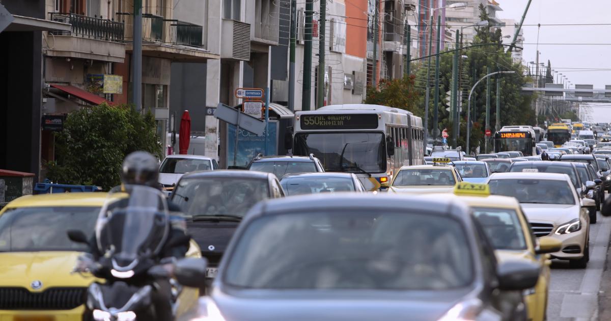 Τραυματίας από τροχαίο στη λεωφόρο Συγγρού - Κίνηση στο σημείο | Proson