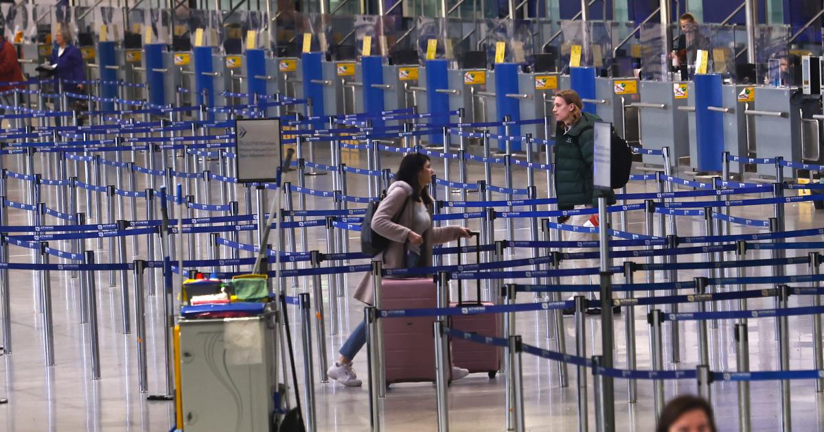 Συναγερμός στο «Ελευθέριος Βενιζέλος»: Φωτιά σε αποθήκη του αεροδρομίου ...