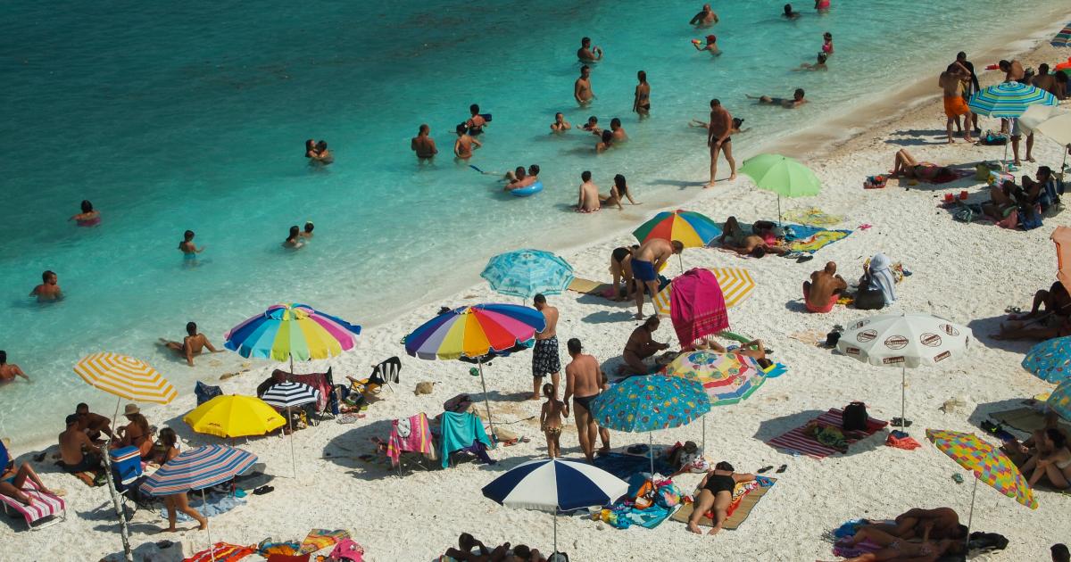 Ελληνικά νησιά: Πού μπορείτε να κάνετε διακοπές εντελώς δωρεάν (έως και 10 ημέρες!) | Proson