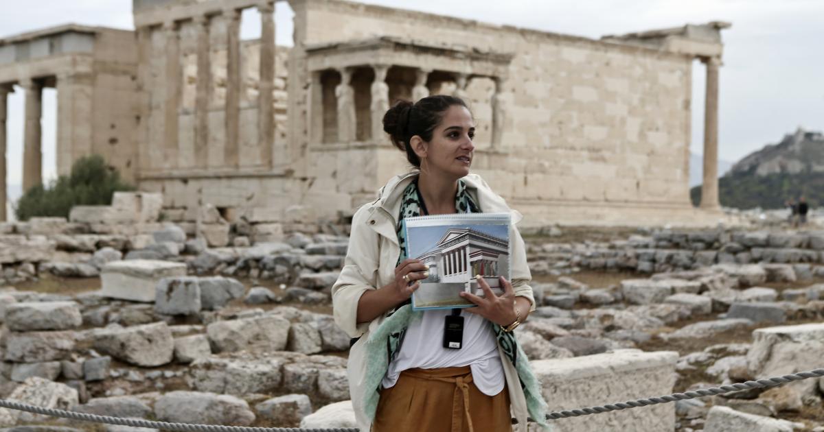 Σχολές ξεναγών: Ανοίγουν οι αιτήσεις - Οι προϋποθέσεις συμμετοχής | Proson