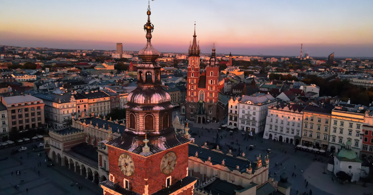 Ζητείται ελληνόφωνος στην Πολωνία – Με gaming room στο γραφείο! | Proson