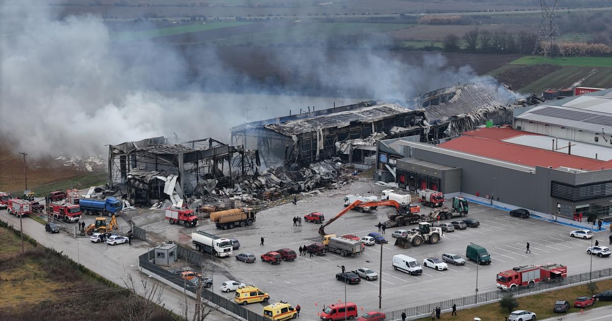 Εργοστάσιο ΒΙΟΛΑΝΤΑ: Διαδήλωση και 24ωρη απεργία κήρυξε το Εργατικό ...